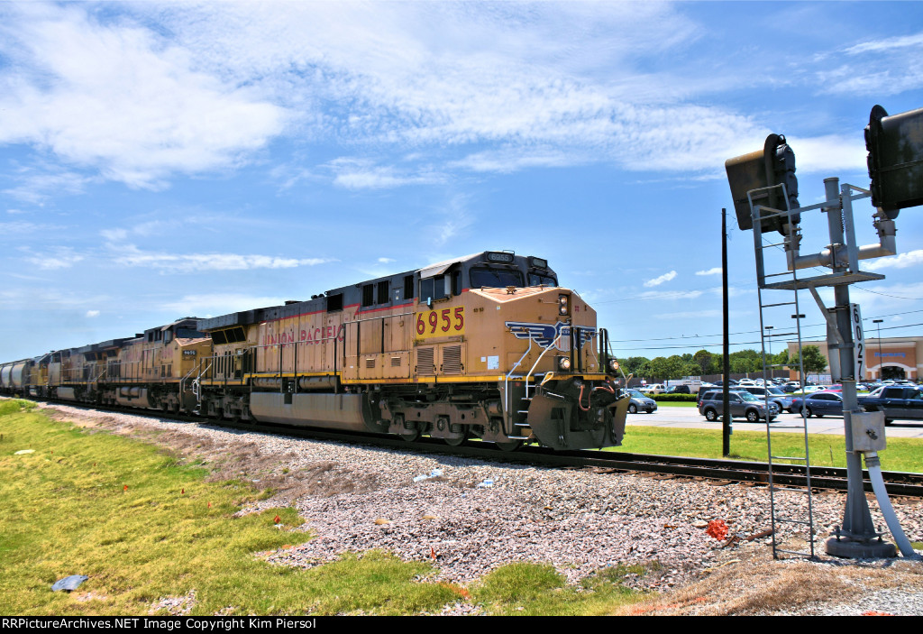 UP 6955 NB UP Duncan Sub